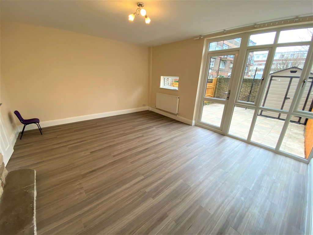 Smythe Street, London E14 0HF – Dee Estates