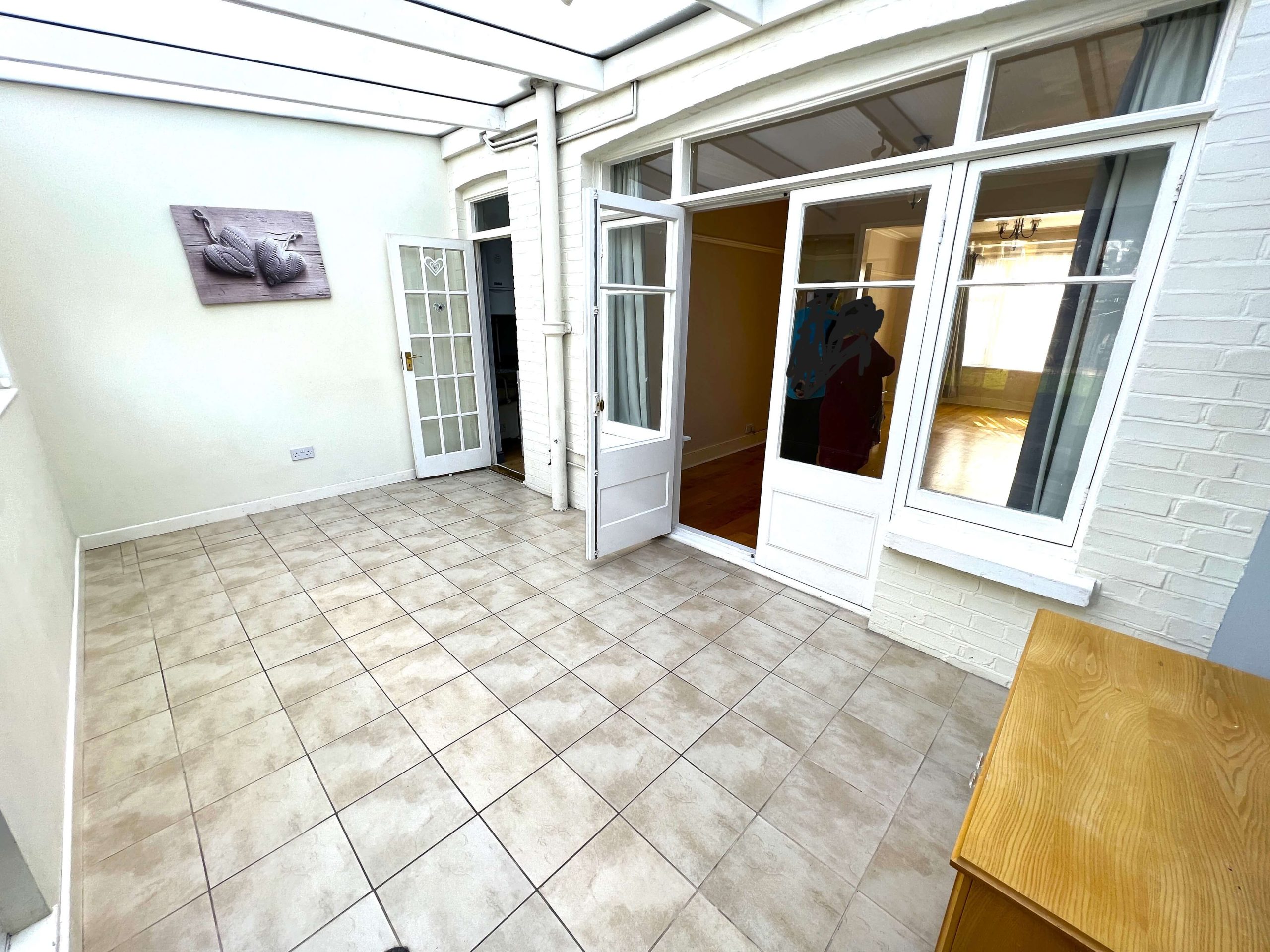 Cherrydown Avenue, London E4 8DU – Dee Estates